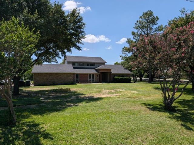 215 E Fork Rd, Mesquite, TX 75182