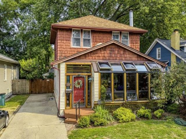 215 E Lewiston Ave, Ferndale, MI 48220