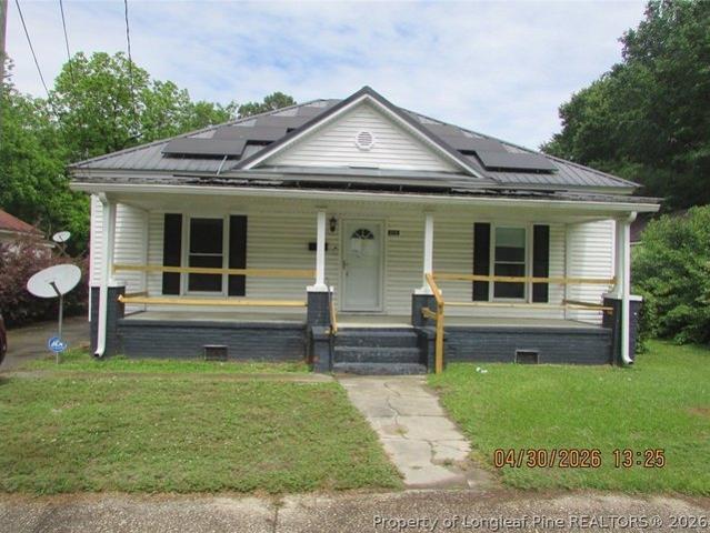 215 E Maple St, Mount Olive, NC 28365