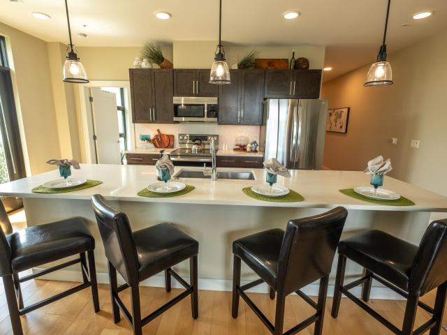 215 E Pleasant St, Unit 412