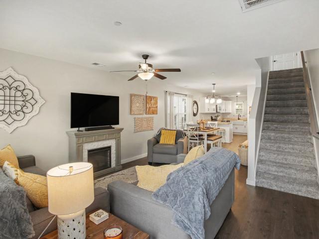215 Emmett Dr