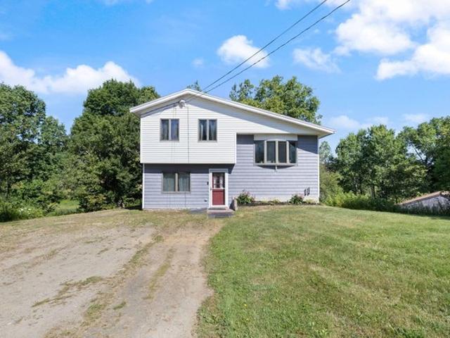 215 East Rd, Wales, ME 04280