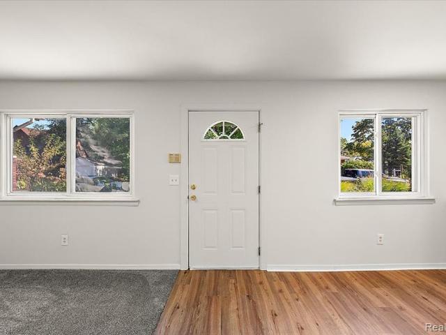 215 Edgewood Place