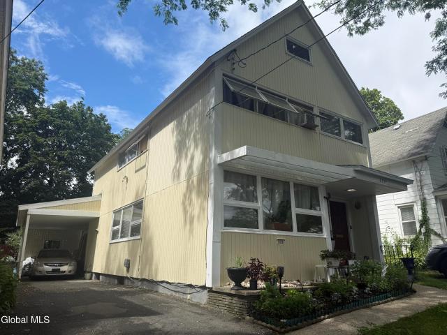 215 Elder Street