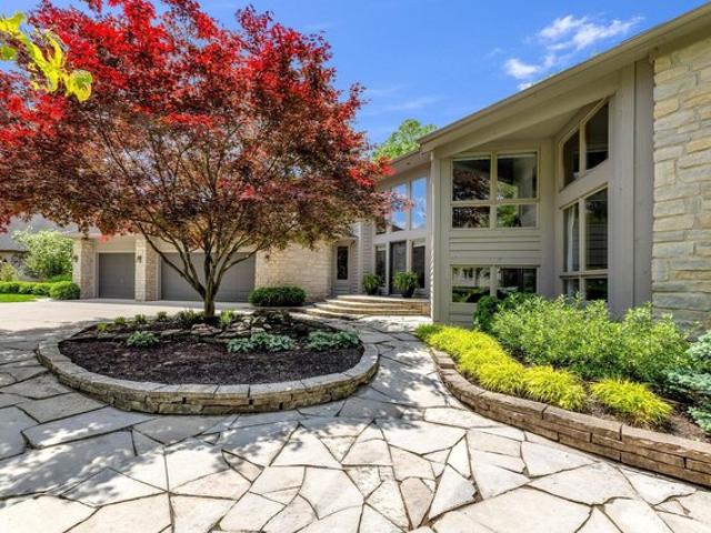 215 Founders Ct, Gahanna, OH 43230