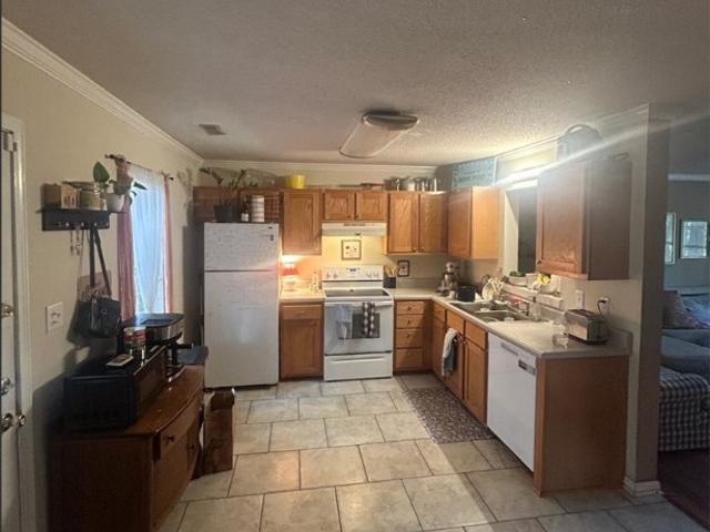215 Hodgson Dr, Athens, GA 30606 | MLS #CL344708 | Compass
