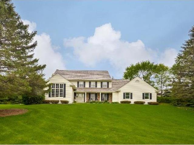 215 Hollander Rd, Orono, MN 55391