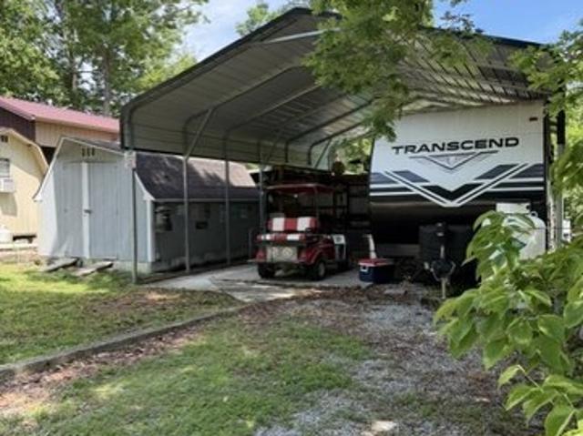 215 Honeysuckle Dr, Crossville, TN 38555