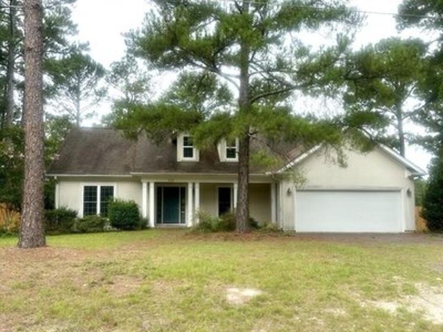215 Horseshoe Dr, Southern Pines, NC 28387