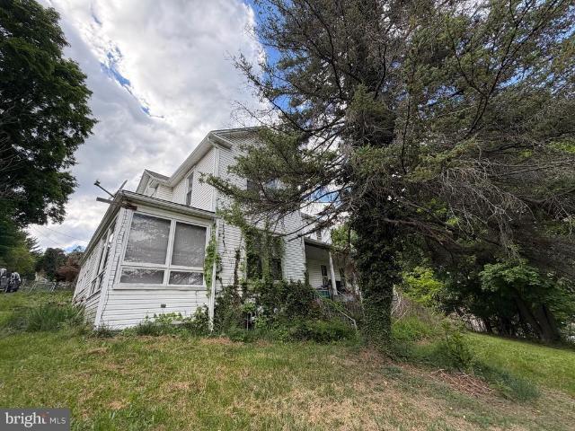 215 Hammond Street
