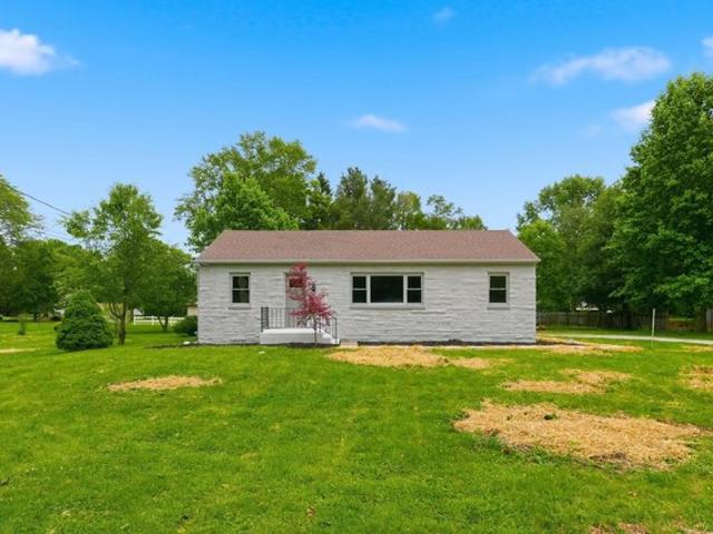 215 Hartzell Rd, New Haven, IN 46774