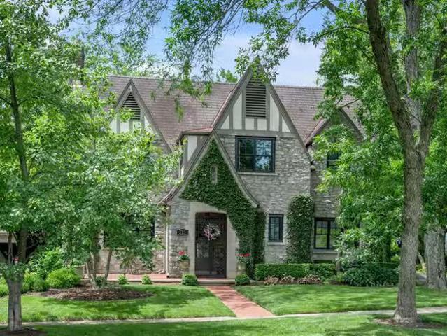 215 HENRY CLAY BLVD, LEXINGTON, KY 40502 Single Family Residen.