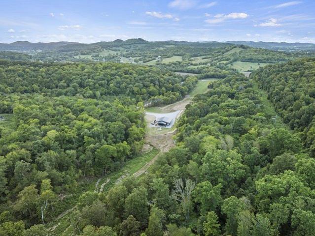 215 Hickman Creek Rd S, Hickman, TN 38567