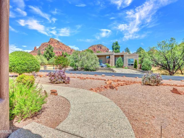 215 Indian Cliffs Road