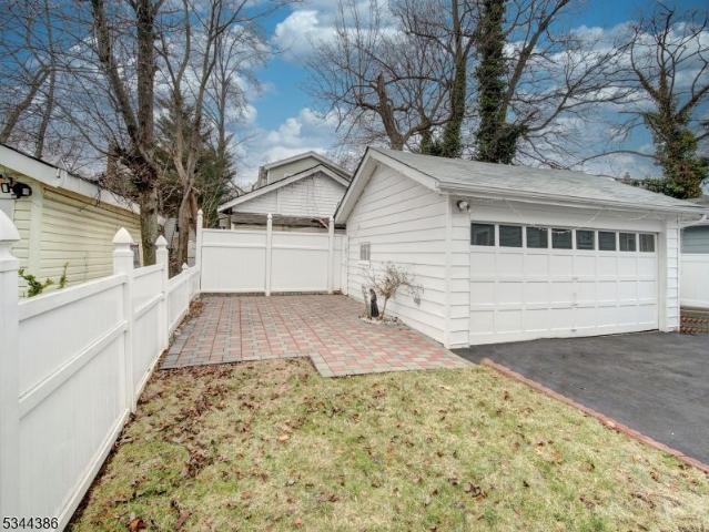 215 Jacoby St, Maplewood Twp. Us, nj