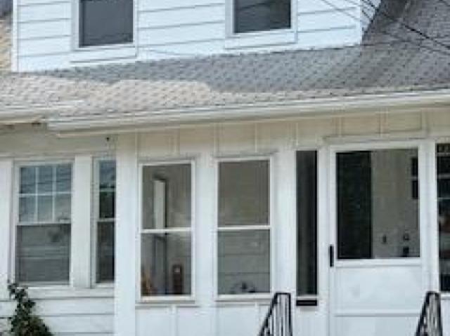 215 Jacoby St, 1 bed, 1 full bath