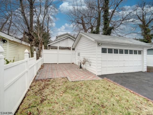 215 Jacoby St