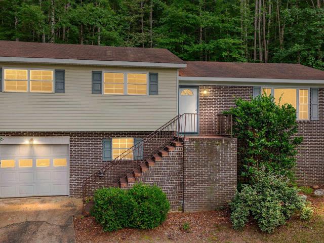 215 Oak Ridge Drive