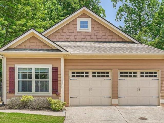 215 Oakleaf Dr, Acworth, GA 30102
