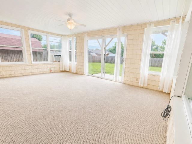 215 Oakview Cir