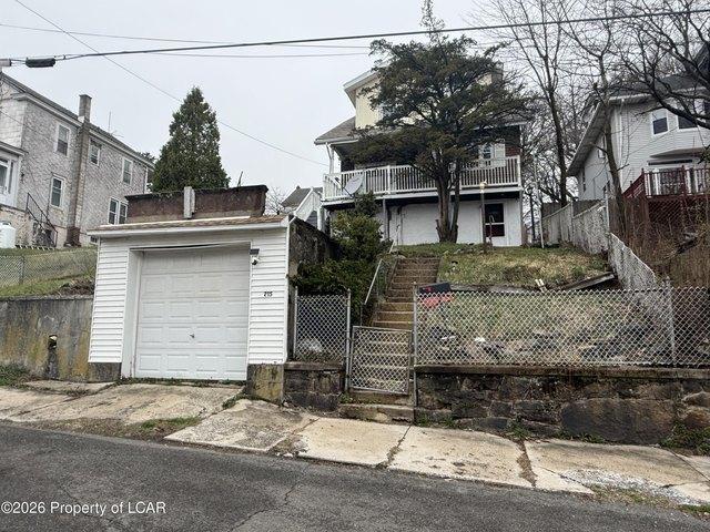 215 Ohio Ave, Shenandoah, PA 17976