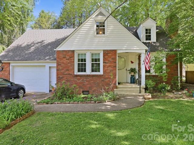 215 Old US Highway 70 E, Black Mountain, NC 28711