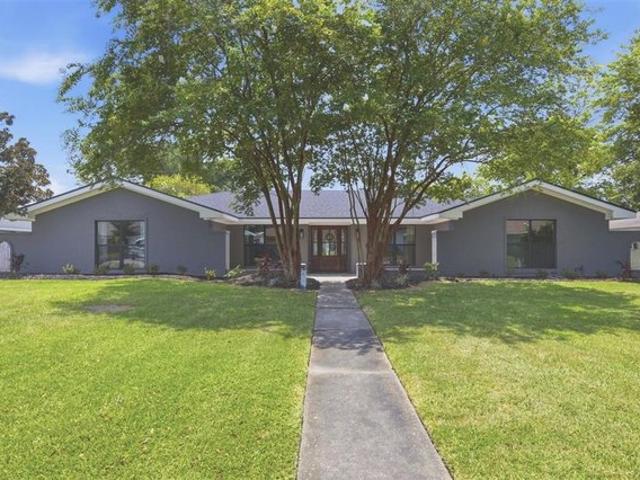 215 Orchard Dr, Lake Charles, LA 70605