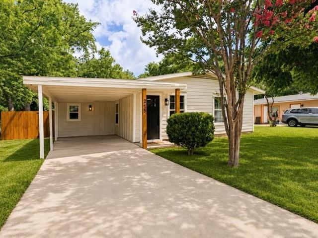 215 Loma Dr, Garland, TX 75040