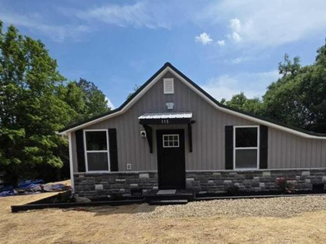 215 Longfield Rd, Rocky Top, TN 37769