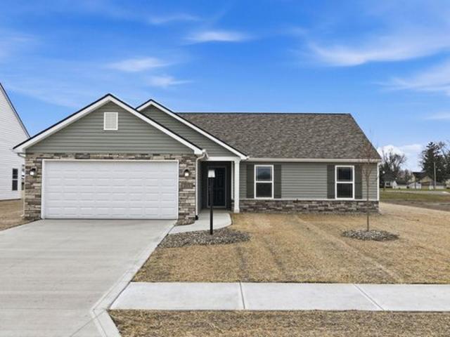 215 Latigo Ln, Garrett, IN 46738