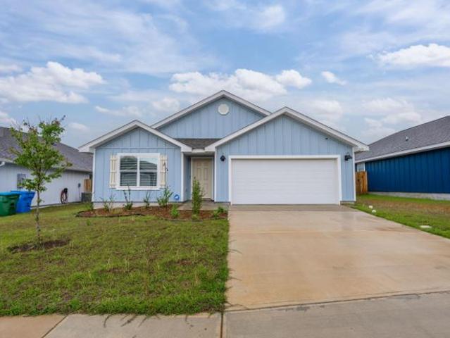 215 Laurel Hl St, Crestview, FL 32539