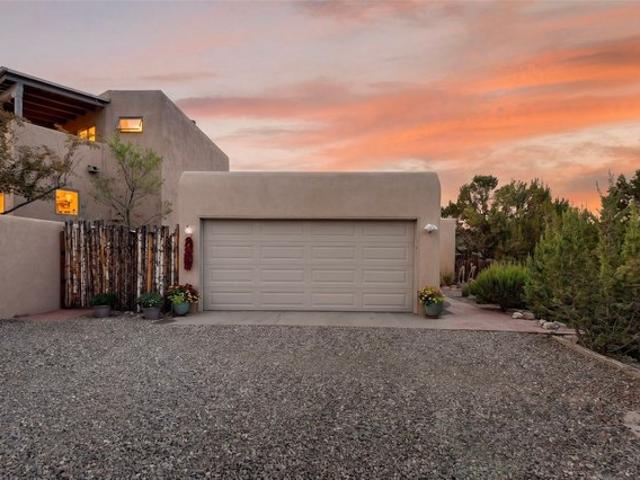 215 LA Marta Ct, Santa Fe, NM 87501