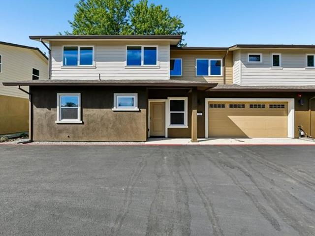 215 Lago Dr, Cameron Park, CA 95682