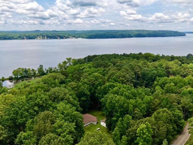215 Lake Bend Shores Dr