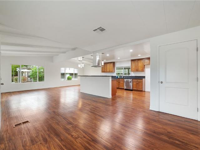 215 Lakepark