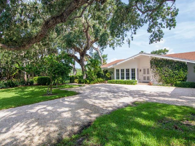 215 Live Oak Rd, Vero Beach, FL 32963 | MLS #287940