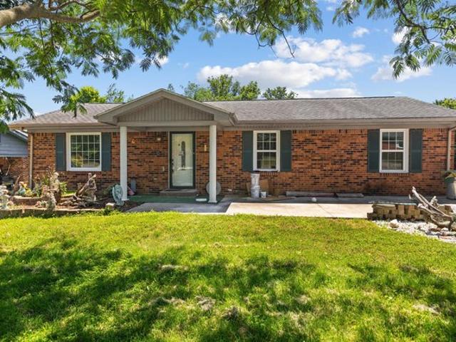 215 Lynn Dr, Lawrenceburg, KY 40342