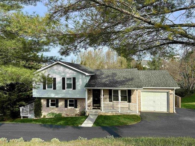 215 Morning Star Ln, Christiansburg, VA 24073