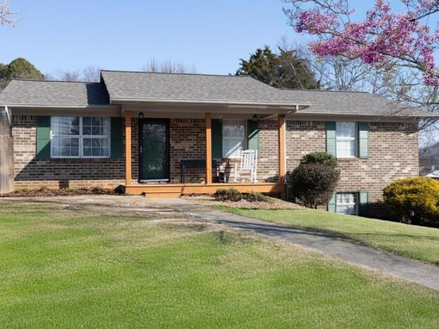 215 Mapleton Dr NW, Cleveland, TN 37312