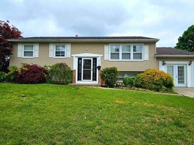215 Mardale Dr, Somerdale, NJ 08083