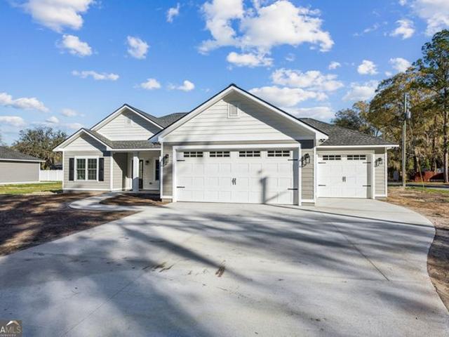 215 McQueen St, Folkston, GA 31537