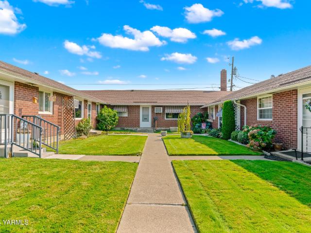 215 N 42nd Ave, Yakima, WA 98908 | MLS #25 2654 | Compass