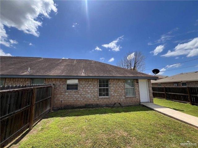 215 N 6th St, Donna, TX 78537