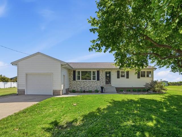 215 N Yates St, Alpha, IL 61413