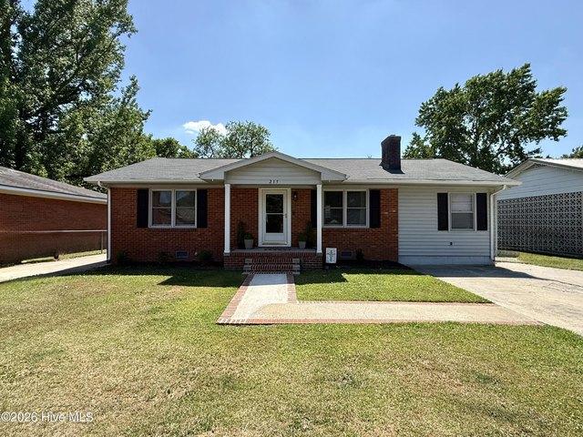 215 N Edgewood Ave, Williamston, NC 27892