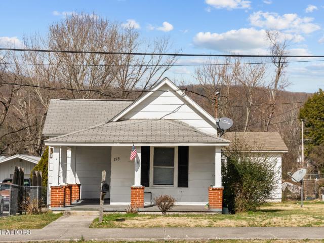 215 N Front St
