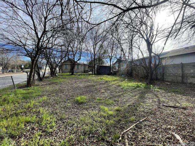 215 N Grimes St, San Antonio, TX 78202 | MLS #1919 | Compass