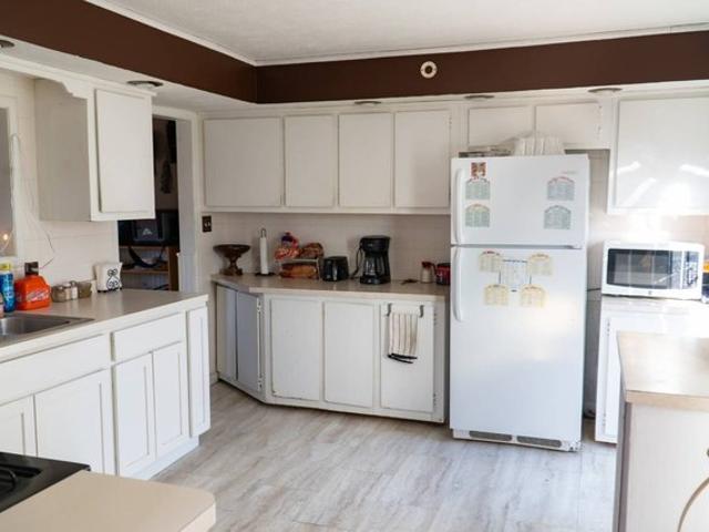 215 N McPherson St, Stanton, MI 48888