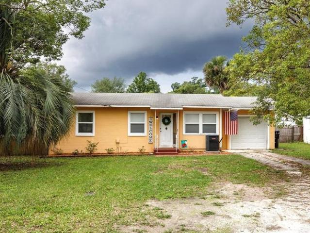 215 N Park Ave, Orange City, FL 32763