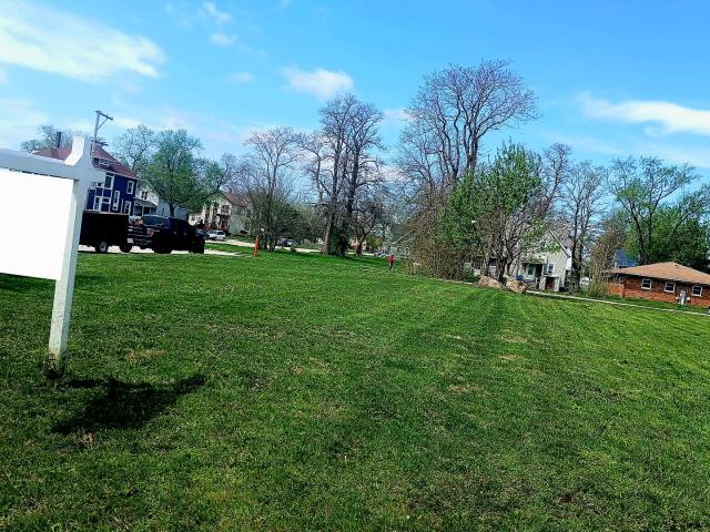 215 N Rosewood Avenue
